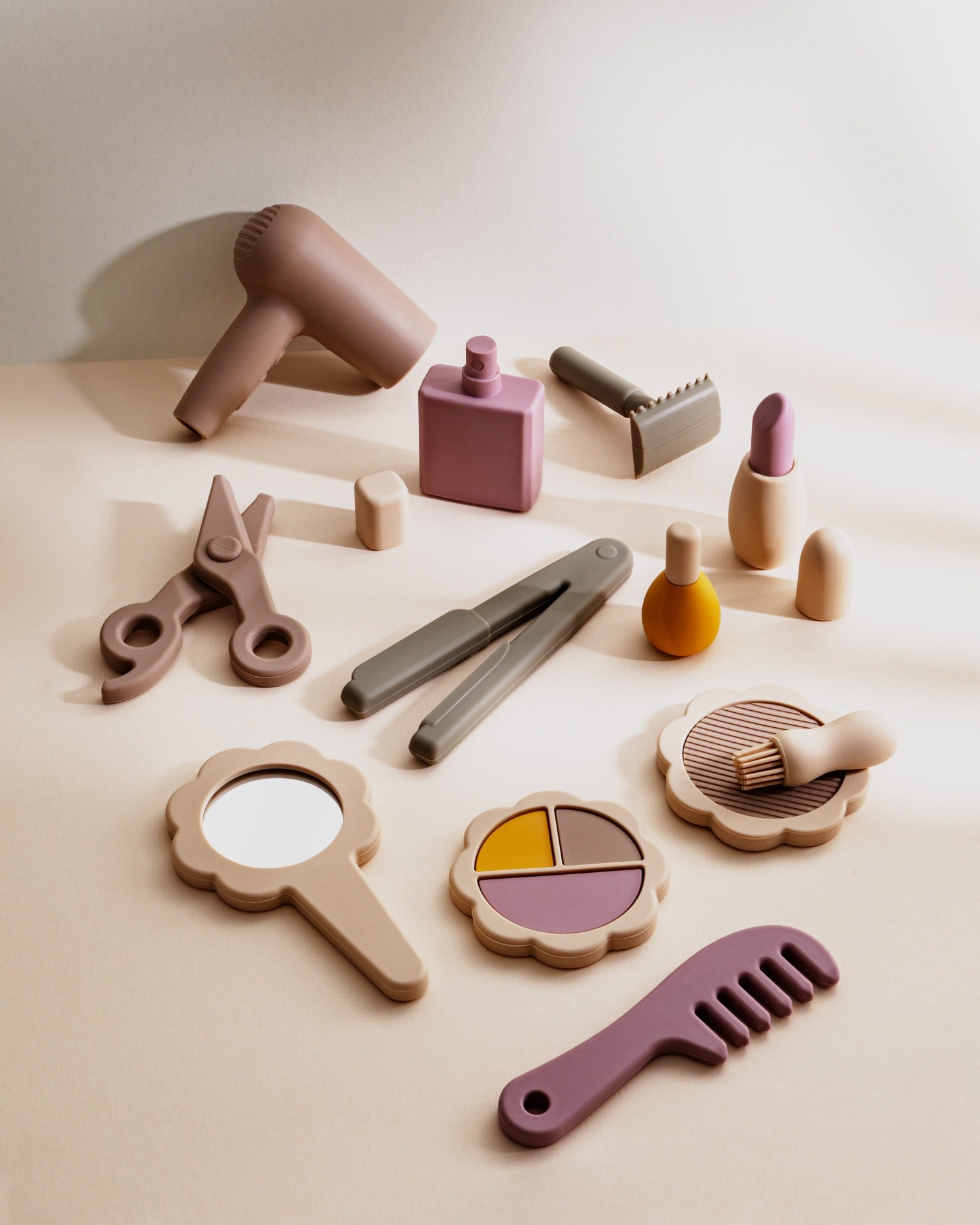 Drew Beauty Play set - Maison Rue Silicone Pretend Play Make Up Set